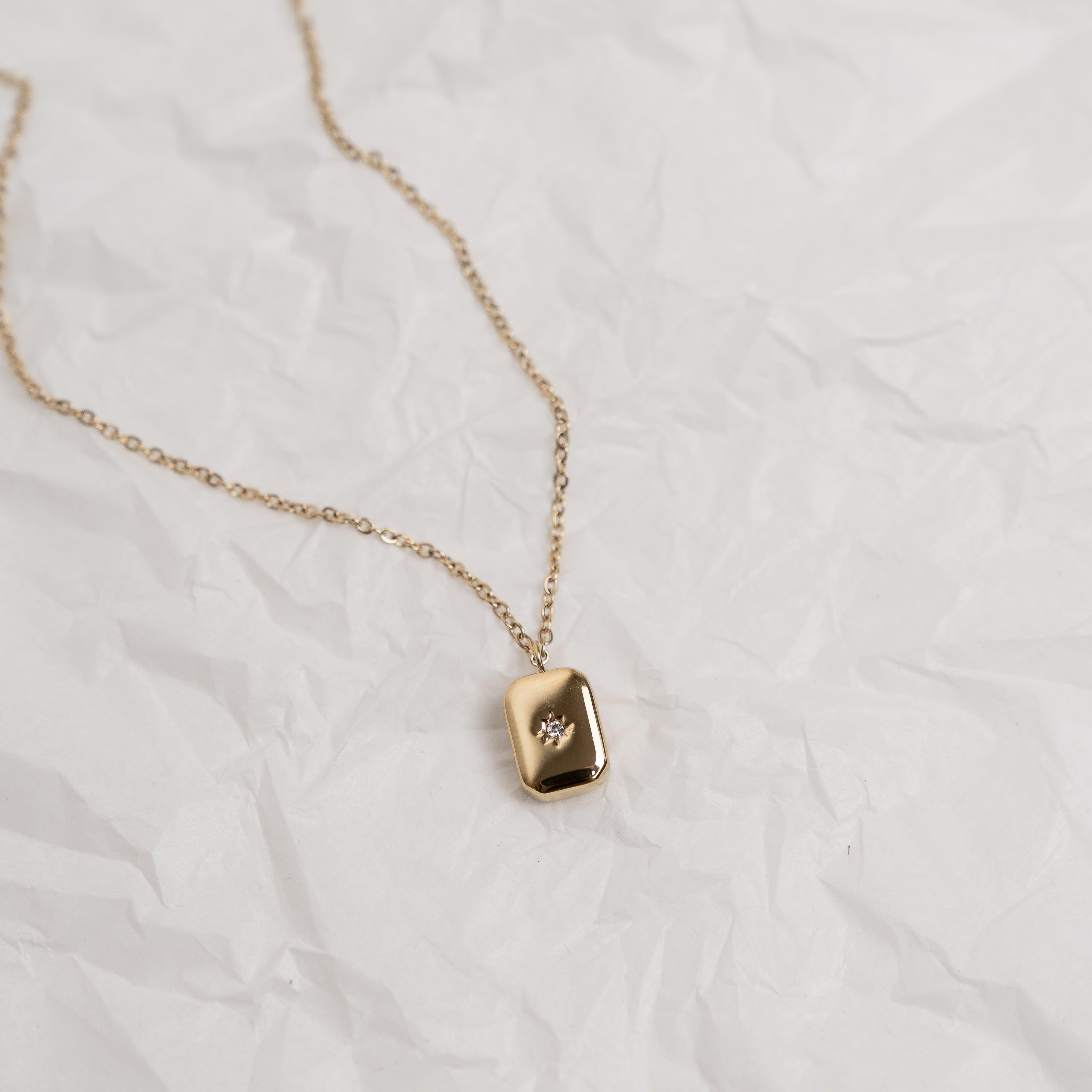 Chloe Pendant Necklace in Gold – La Musa Jewellery